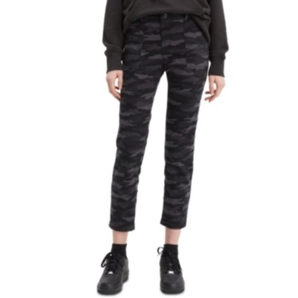 Levi's | Jeans | Nwt Levis Women Classic Utility Chino Pants Black Camo ...